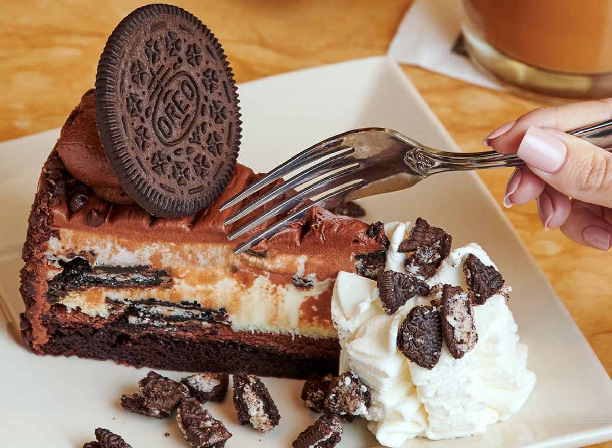 10 Restaurant Chains That Serve the Best Cheesecake
