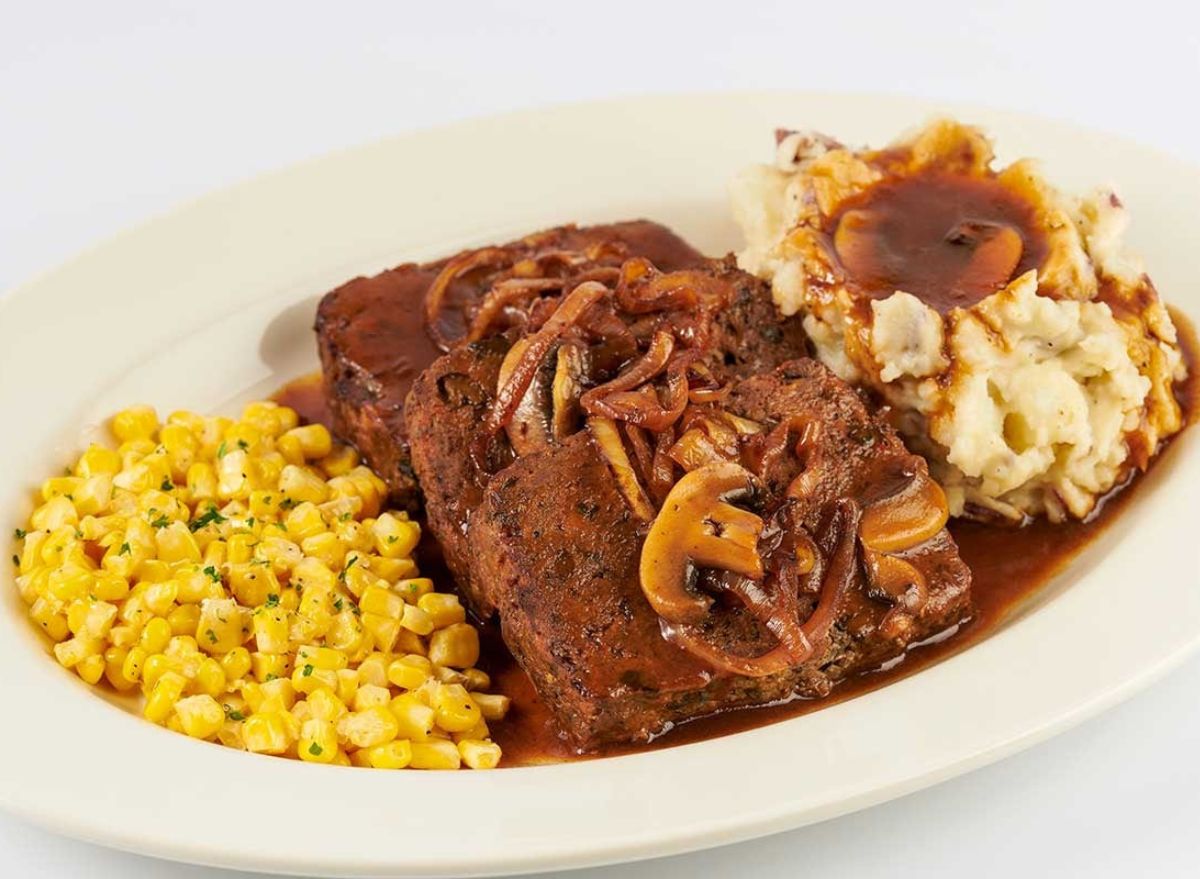 10 Restaurant Chains That Serve the Best Meatloaf