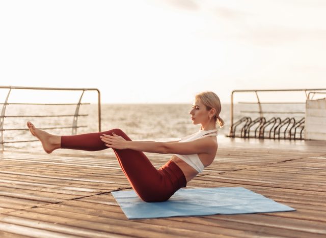 10 Ab-Blasting Exercises to Totally Transform Your Waistline