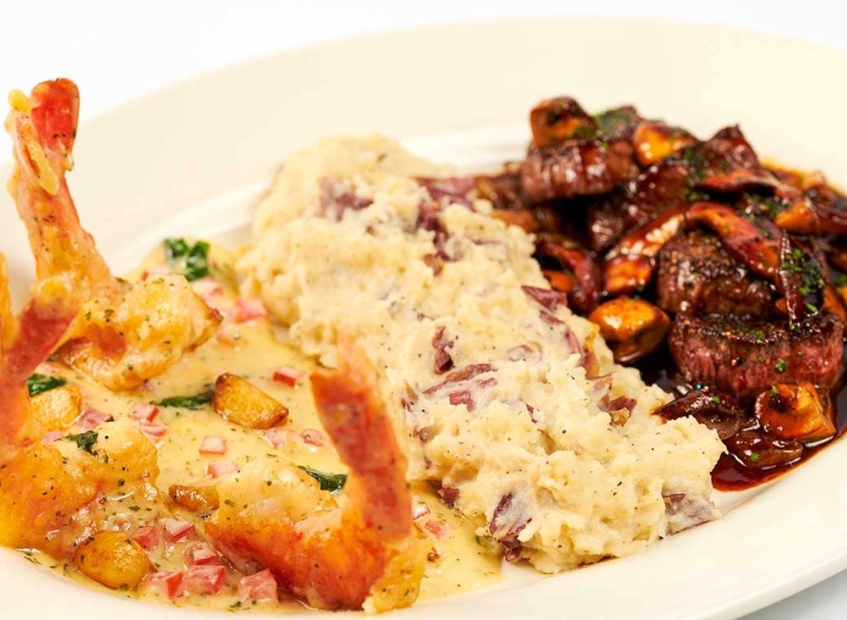 10 Restaurant Chains With the Best Combo Platters