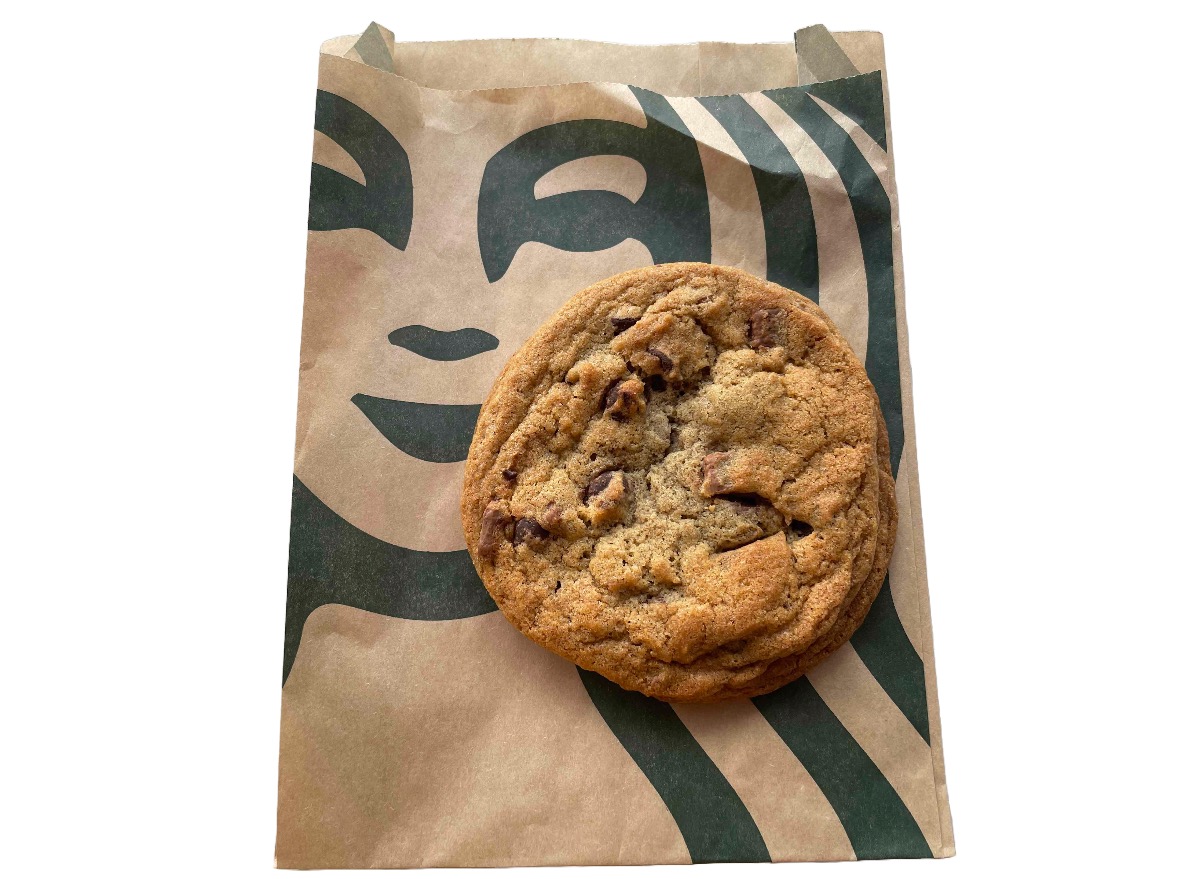 I Tried 5 Fast-Food Chocolate Chip Cookies: This Was the Best