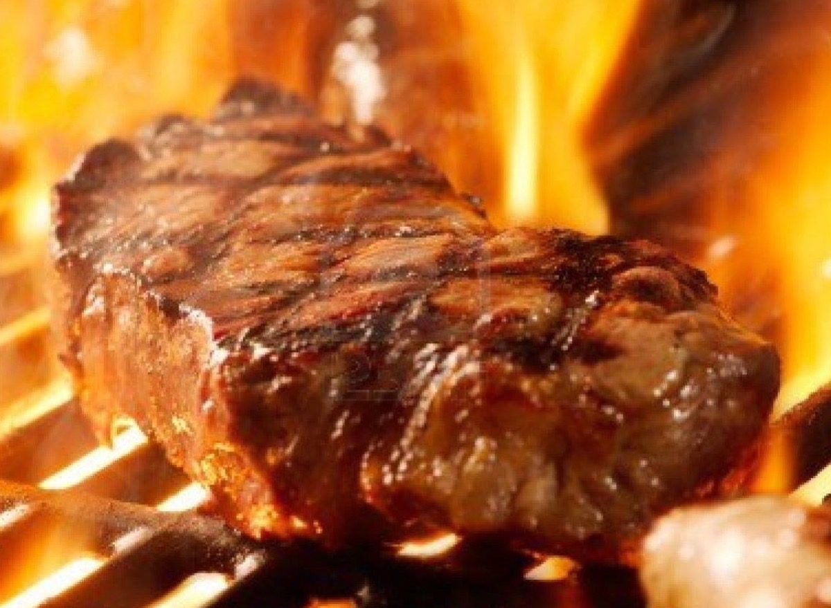 8 Seafood Chains That Serve the Best Steaks