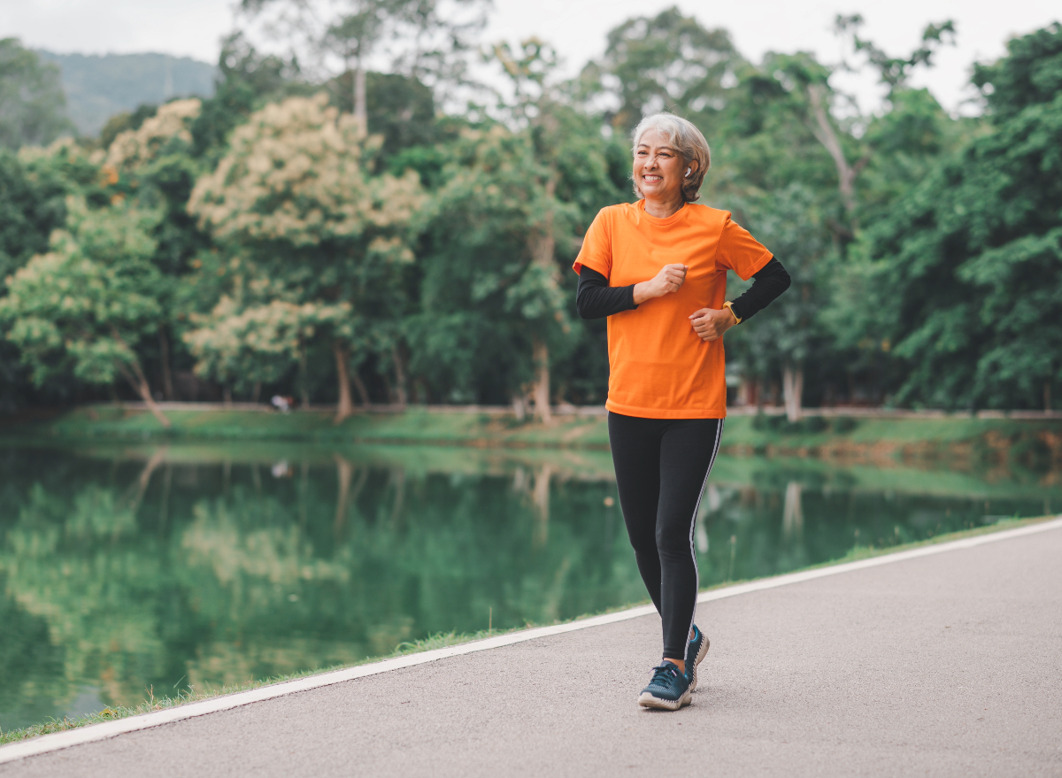 30-Minute Walk Burns More Calories Than Jogging After 40
