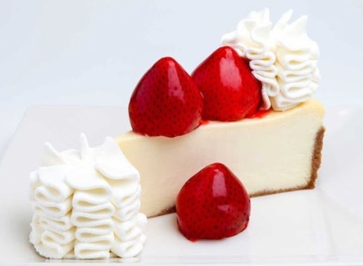 10 Restaurant Chains That Serve the Best Cheesecake