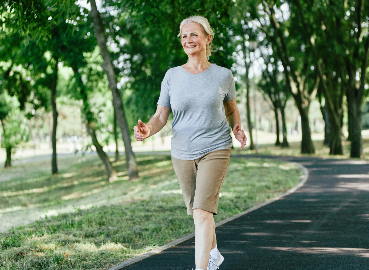 6 Benefits of Walking Every Day