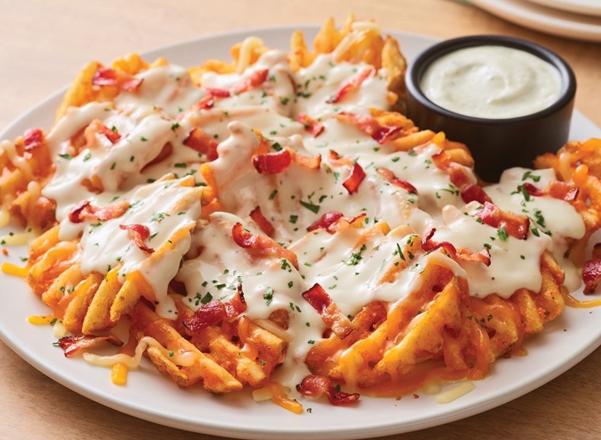 8 Restaurant Chains That Serve the Best Curly & Waffle Fries — Eat This ...