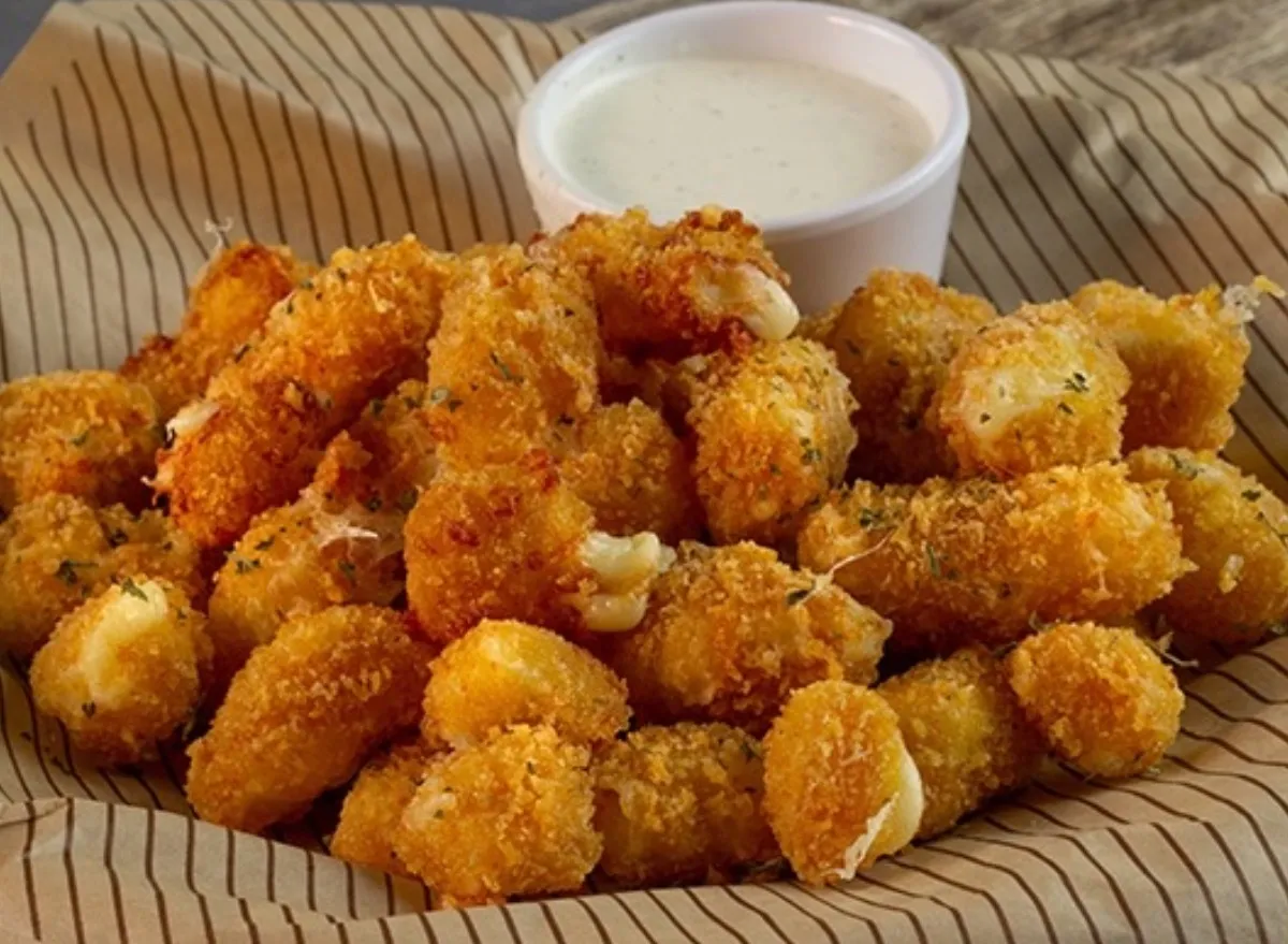 10 Restaurant Chains That Serve the Best Cheese Curds
