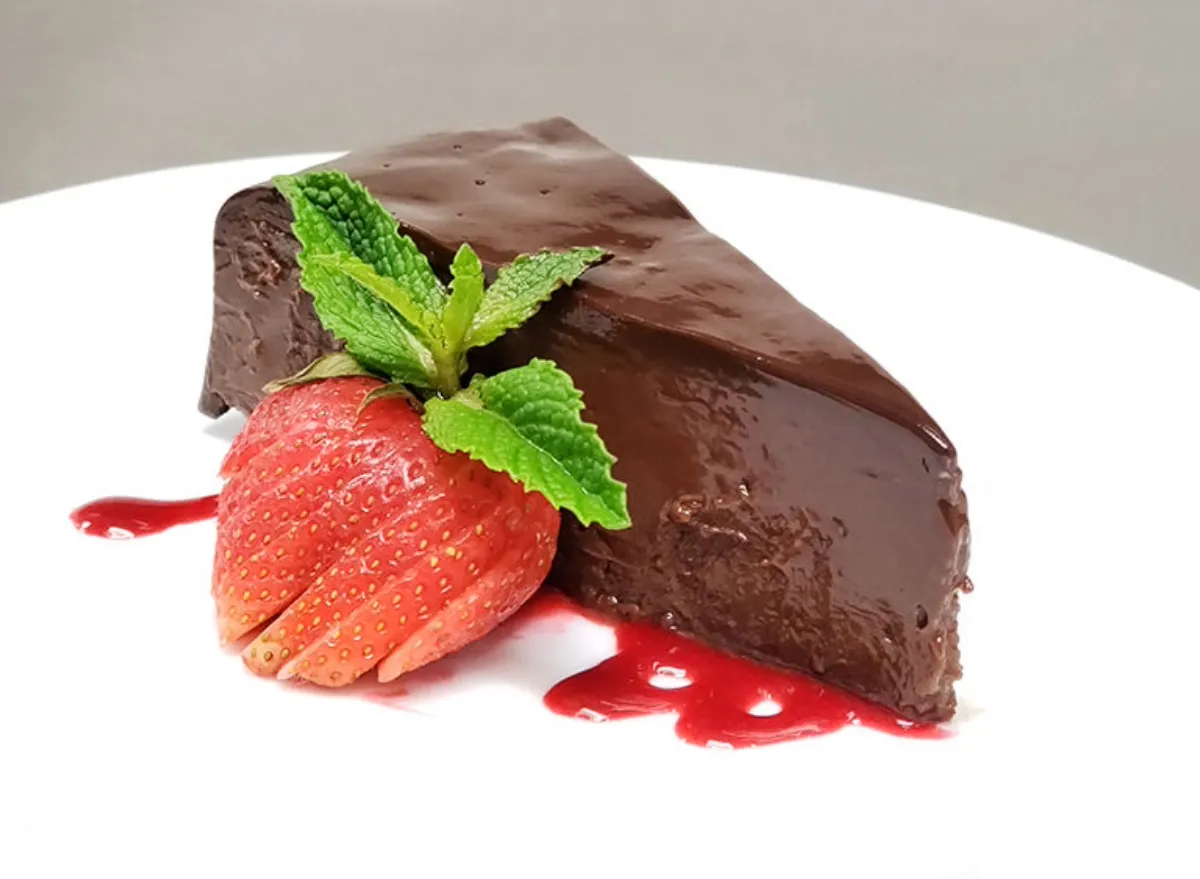 10 Restaurant Chains That Serve the Best Chocolate Cake