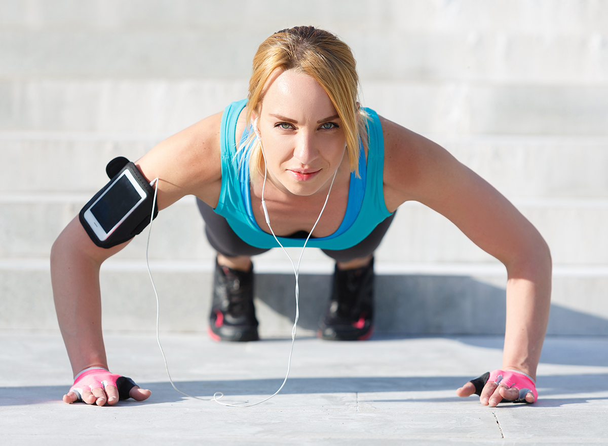 How Many Pushups Can You Do in 60 Seconds? Test Your Strength