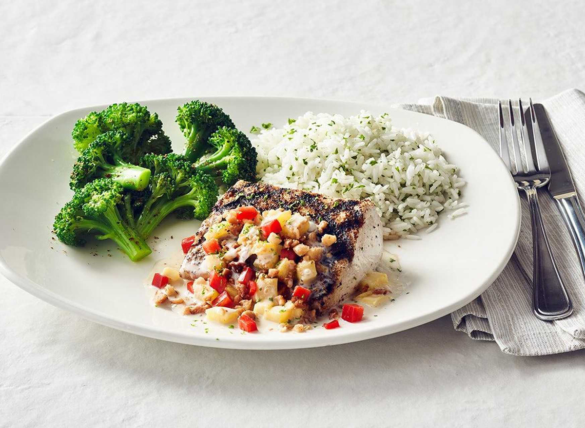 The #1 Healthiest Order at 8 Major Seafood Restaurants