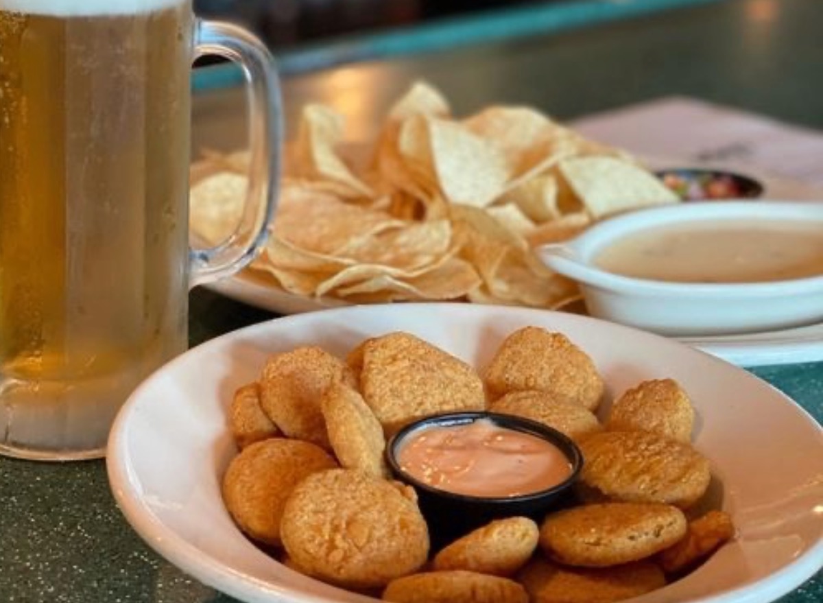 8 Restaurant Chains That Serve the Best Fried Pickles