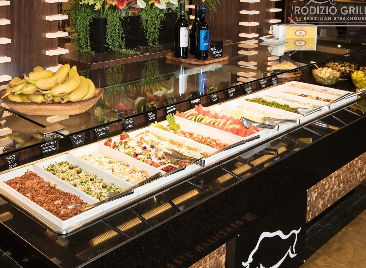 10 Restaurant Chains With the Best Salad Bars