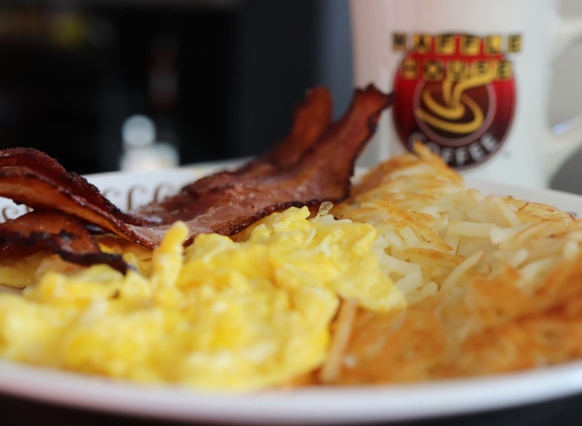 The #1 Healthiest Order at 12 Major Breakfast Chains