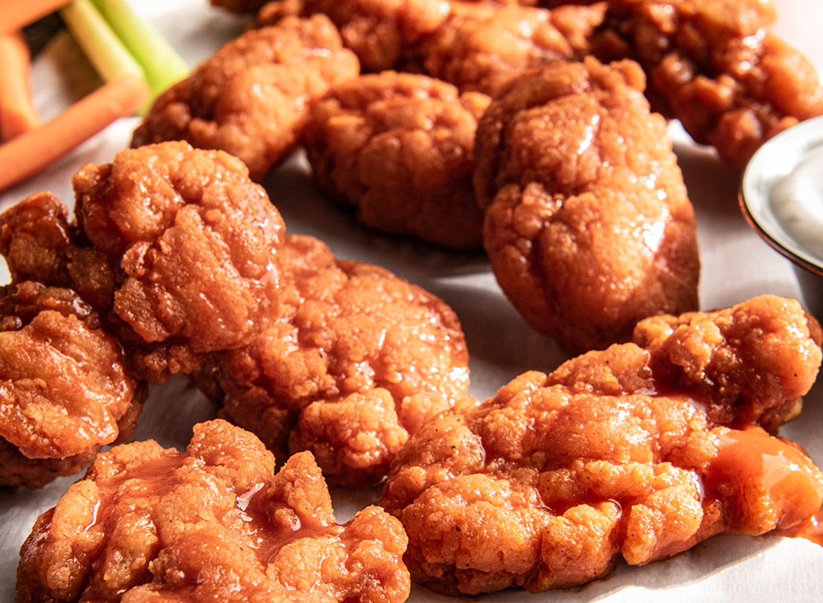 10 Restaurant Chains That Serve the Best Boneless Wings