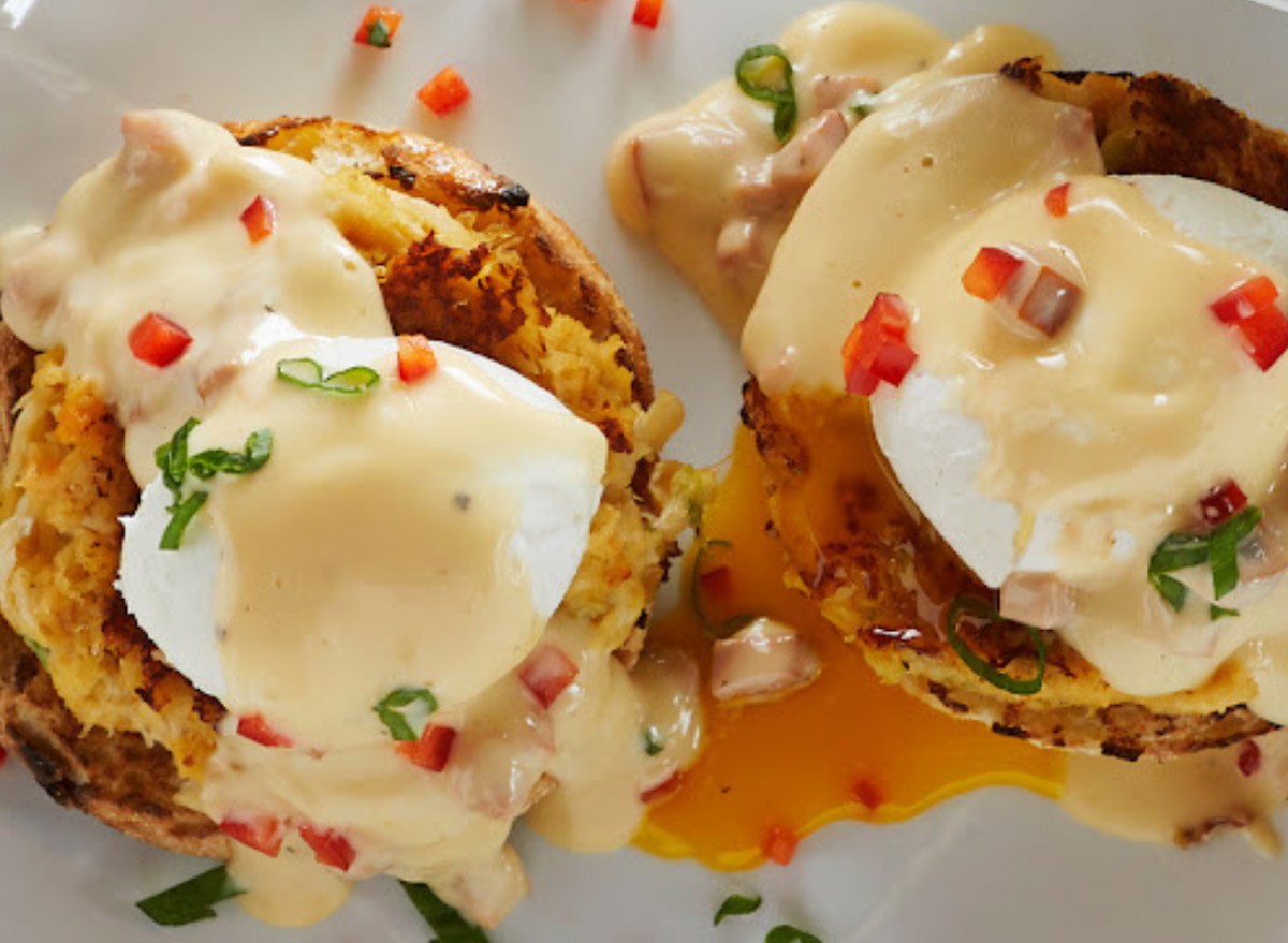 10 Restaurant Chains That Serve the Best Eggs Benedict