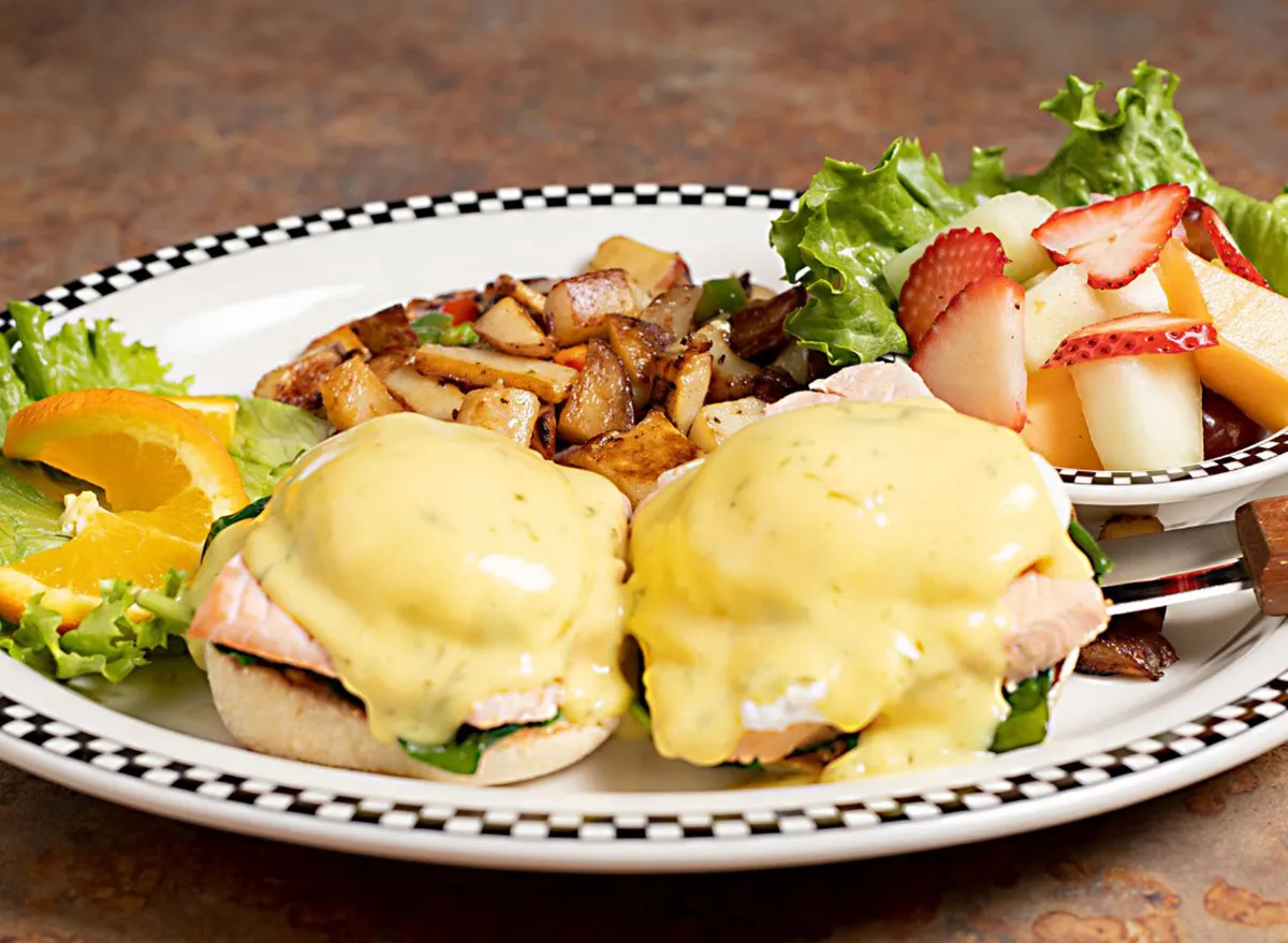 10 Restaurant Chains That Serve the Best Eggs Benedict