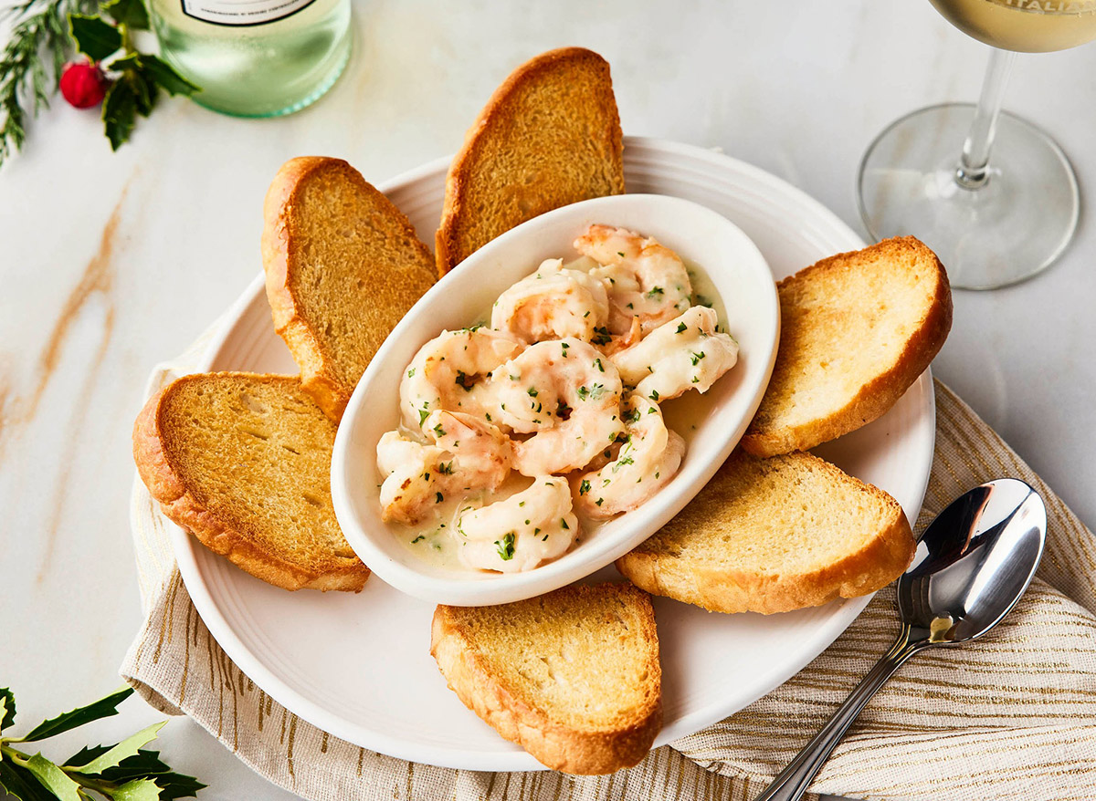 10 Restaurant Chains That Serve the Best Shrimp Scampi
