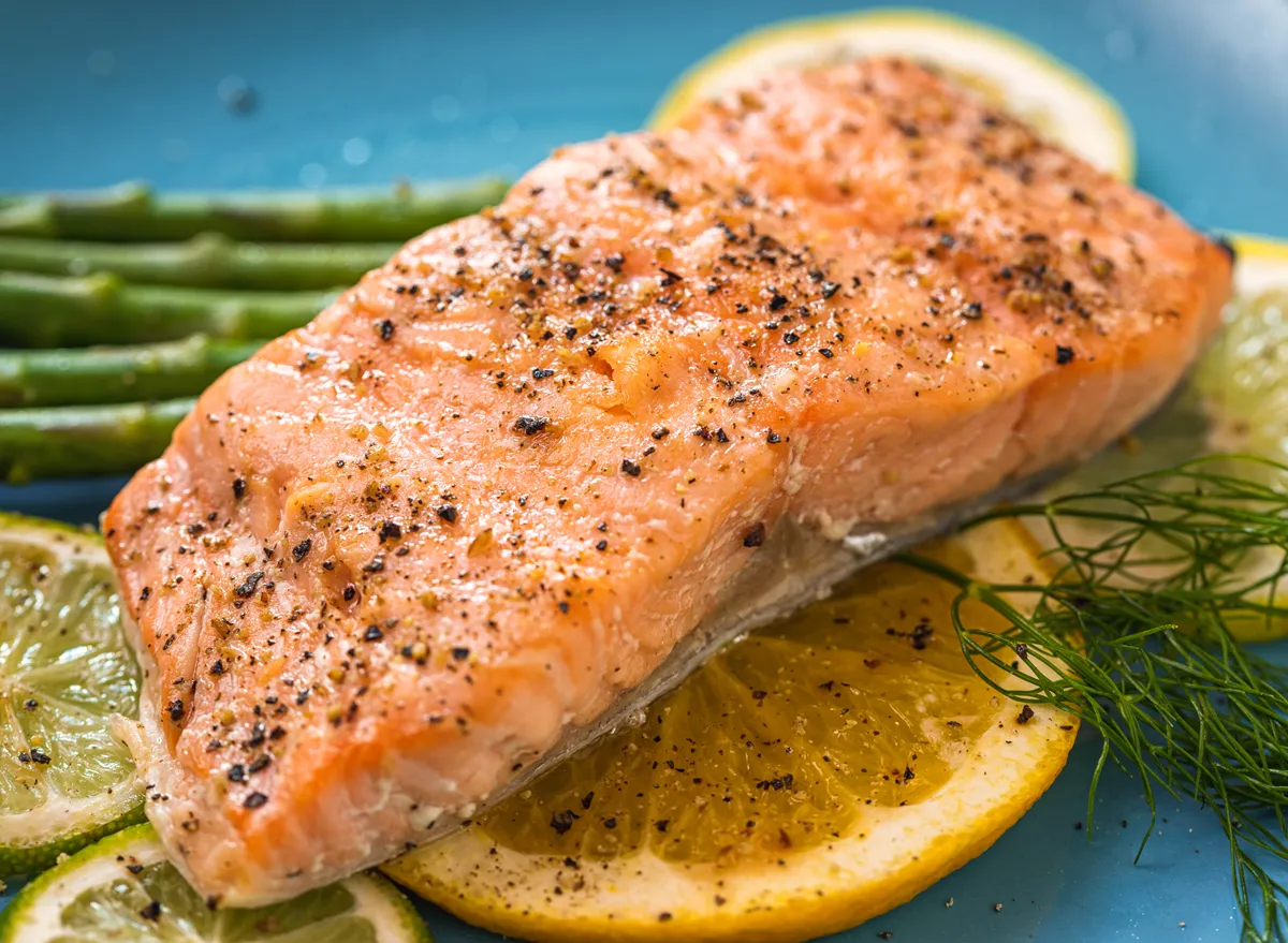 11 Amazing Benefits of Eating More Fish