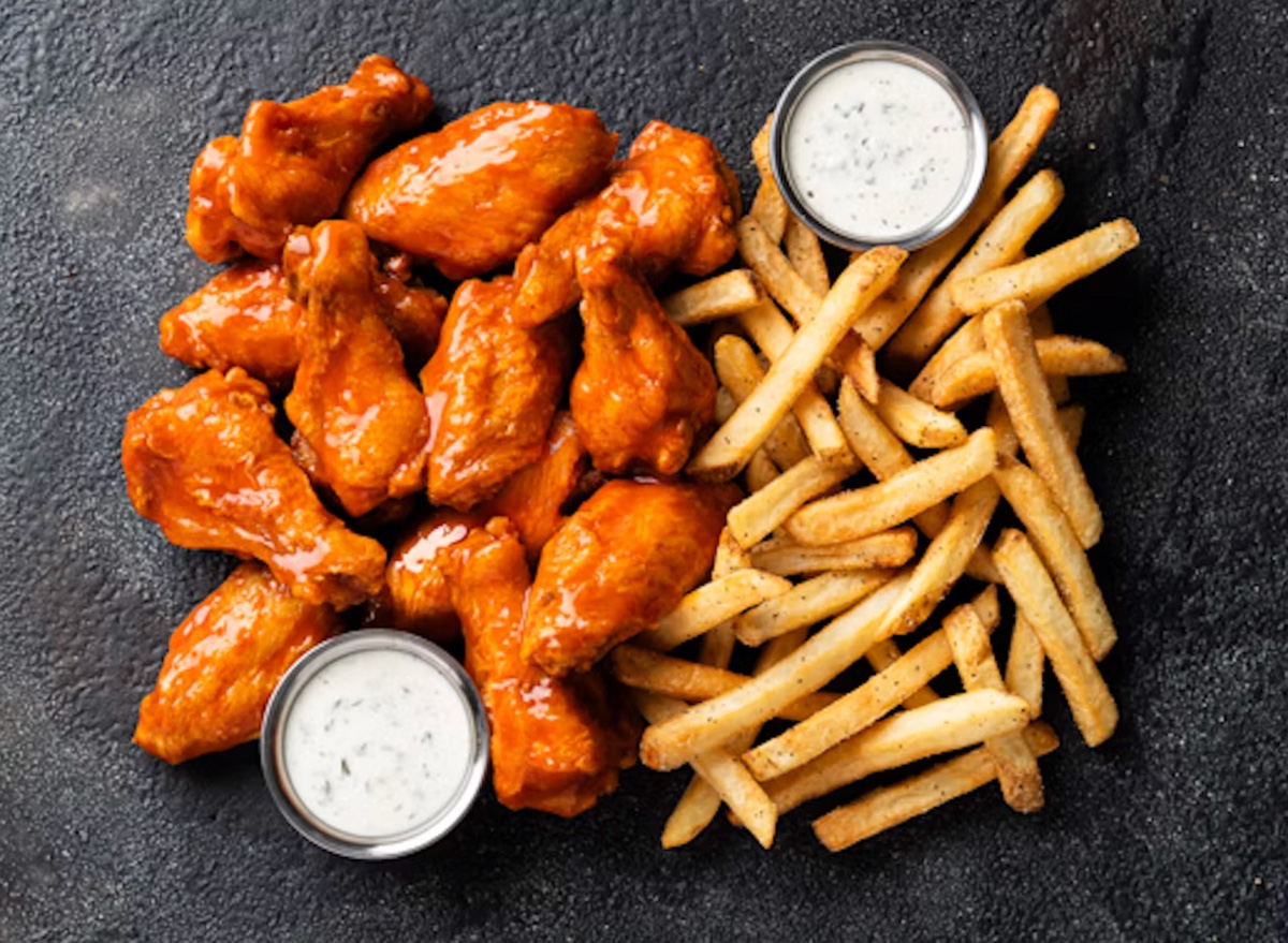 11 Chain Restaurants With the Best Fried Chicken Wings