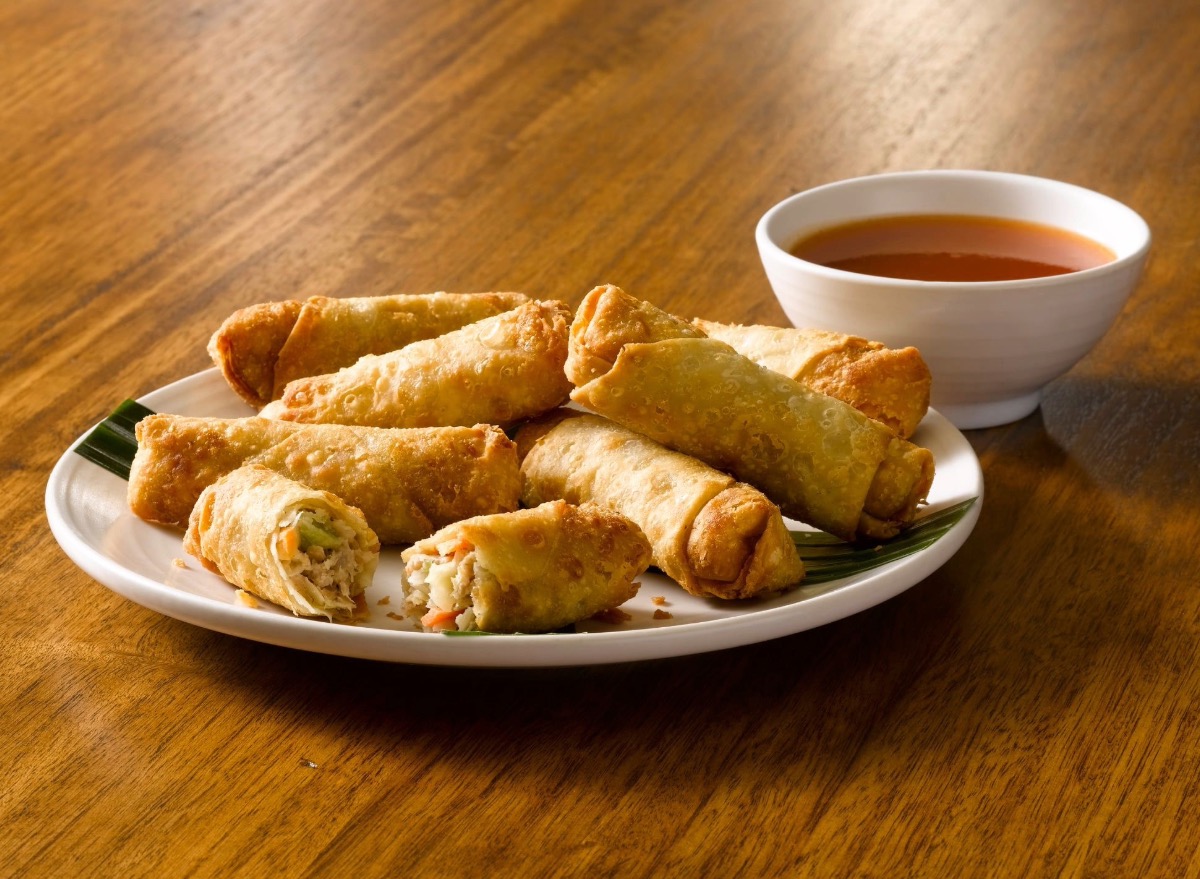 10 Restaurant Chains that Serve the Best Egg Rolls