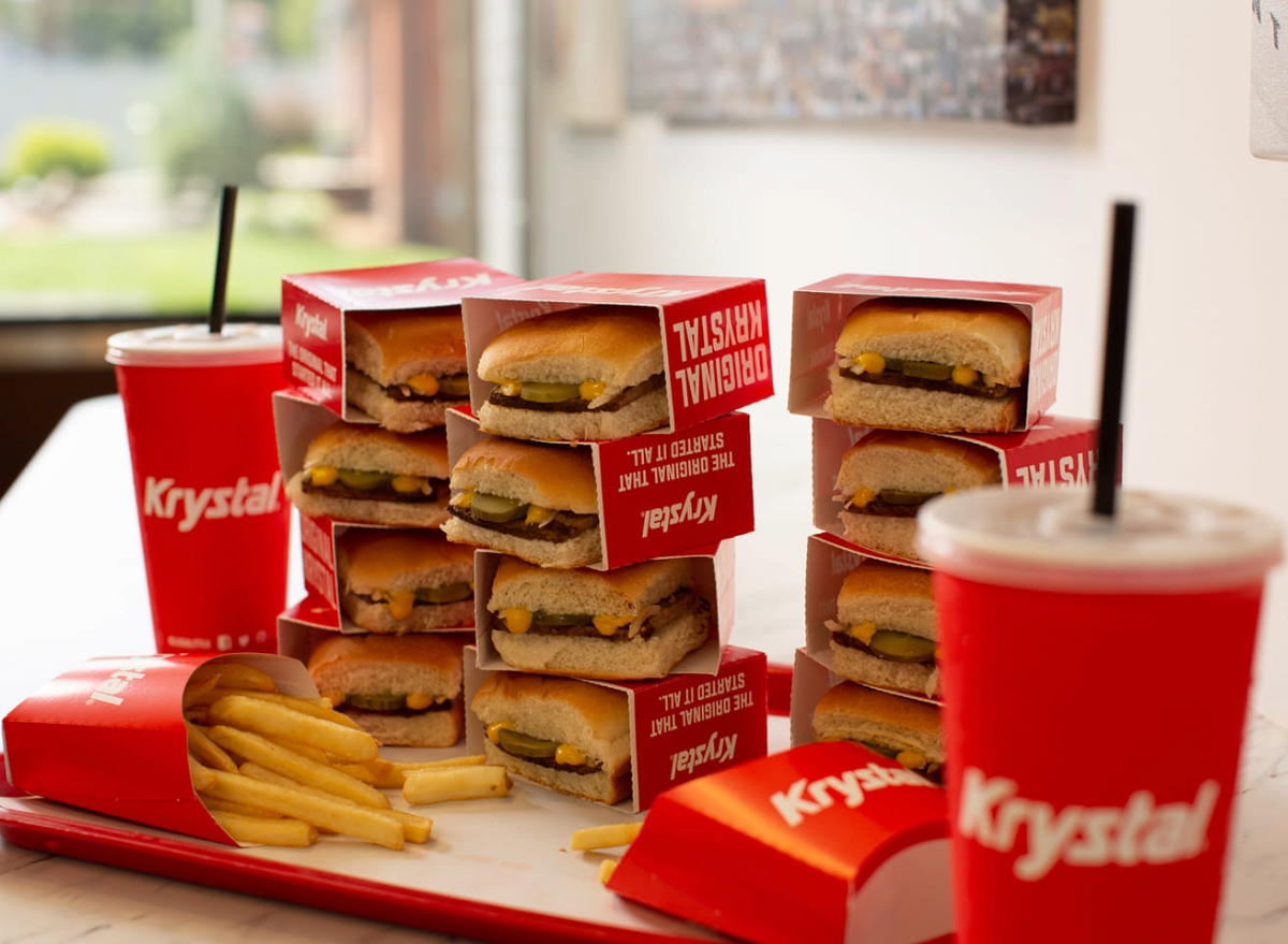 White Castle vs. Krystal: 7 Major Differences in 2024