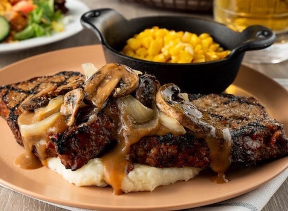 7 Restaurant Chains With the Best Meatloaf