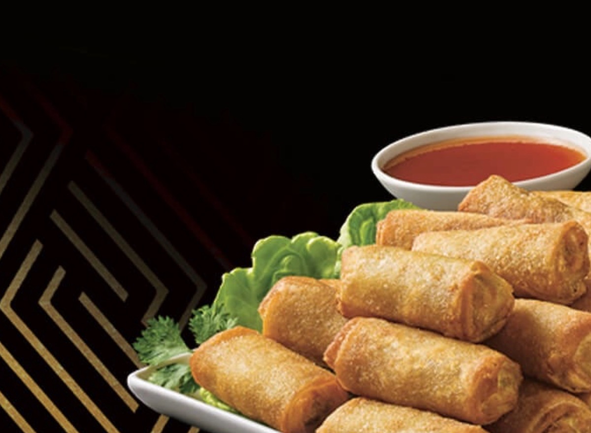 10 Restaurant Chains that Serve the Best Egg Rolls