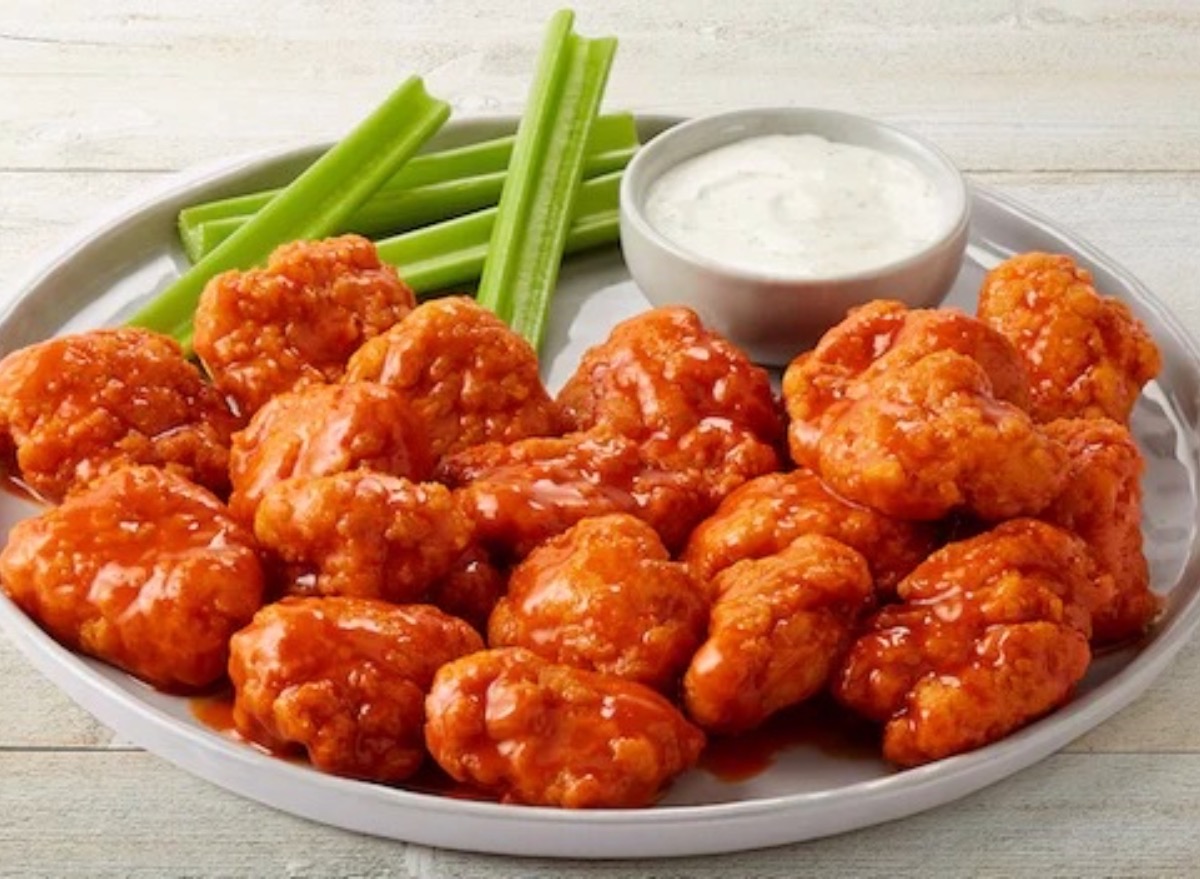 10 Restaurant Chains That Serve the Best Boneless Wings