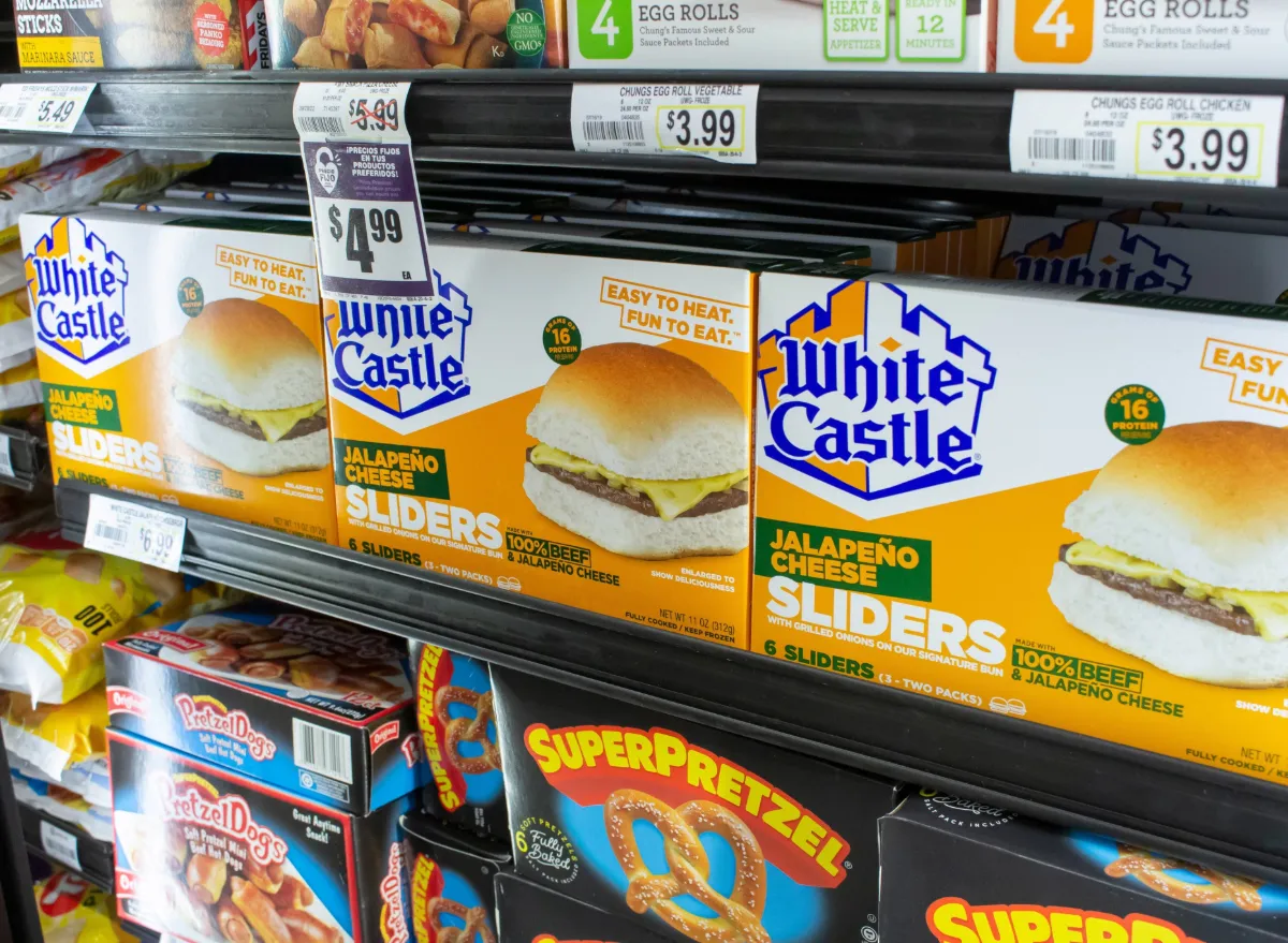 White Castle vs. Krystal: 7 Major Differences in 2024