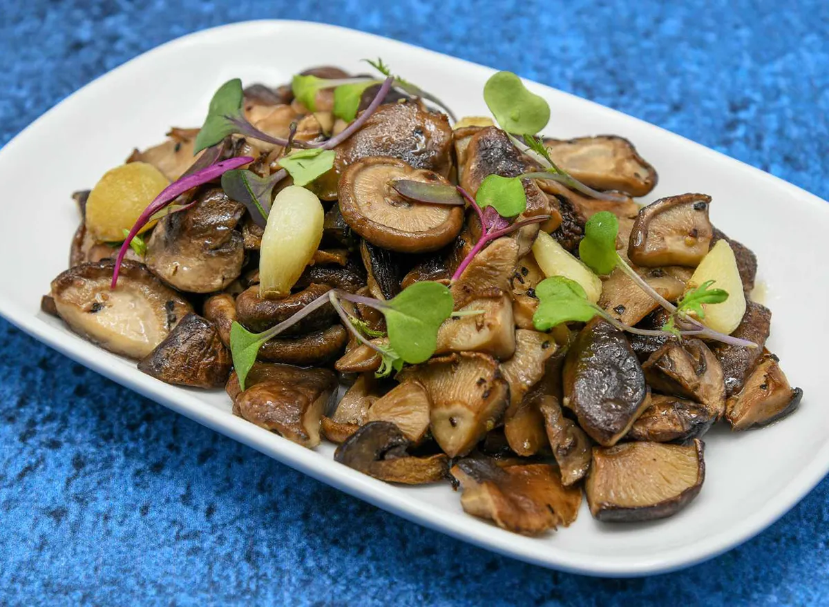 10 Restaurant Chains That Serve the Best Mushroom Dishes