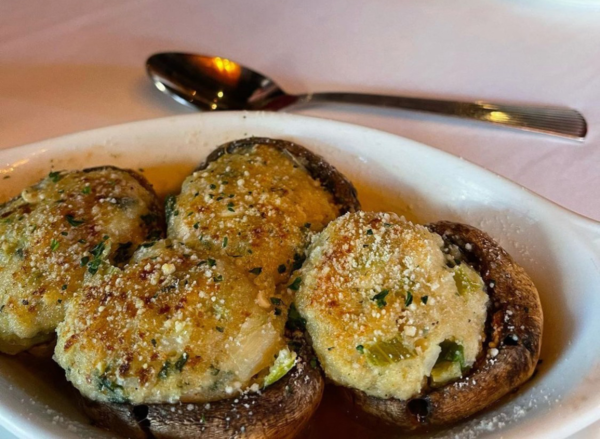 10 Restaurant Chains That Serve the Best Mushroom Dishes