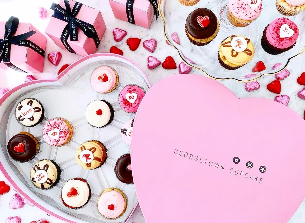 8 Bakery Chains That Serve the Best Cupcakes