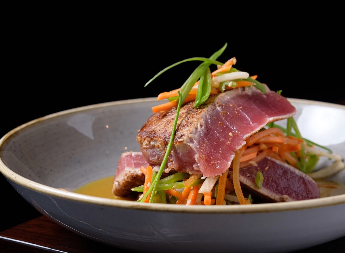 11 Restaurant Chains That Serve the Best Ahi Tuna