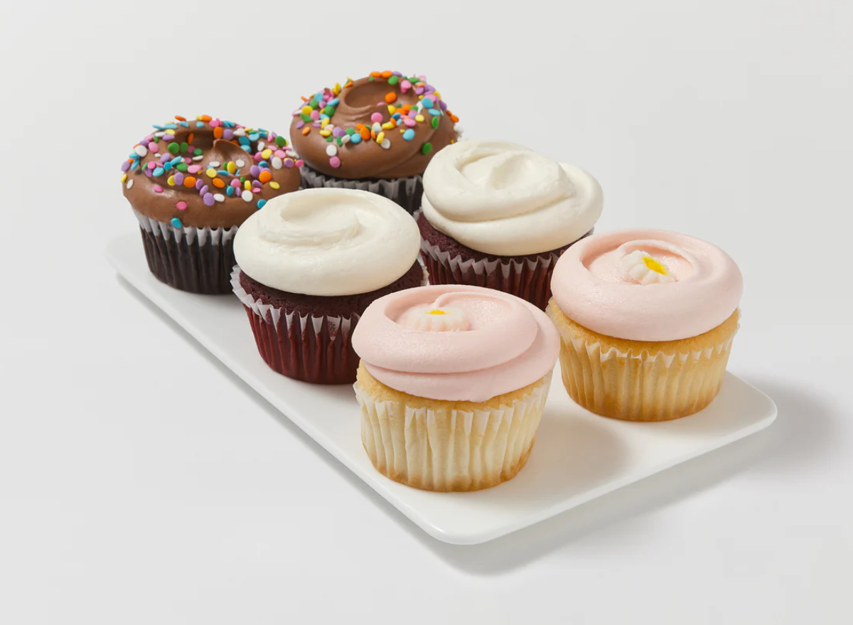 8 Bakery Chains That Serve the Best Cupcakes