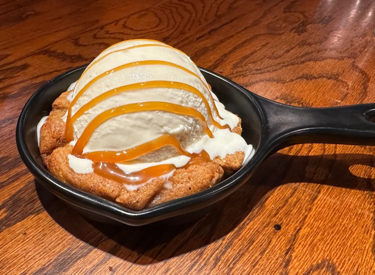 I Tried the Cookie Skillet at 5 Restaurant Chains & One Is Perfect