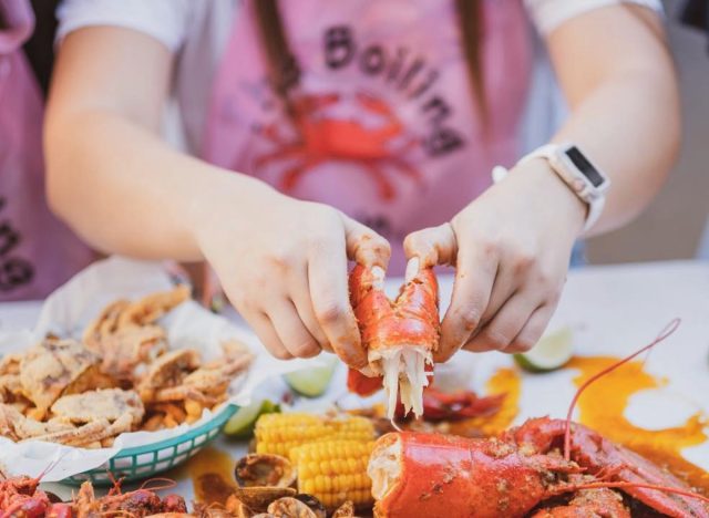 5 Seafood Chains Known for Overflowing Boil Bags