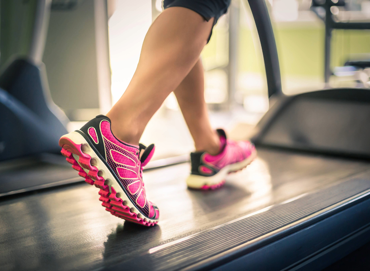 5 Treadmill Walking Workouts for Weight Loss