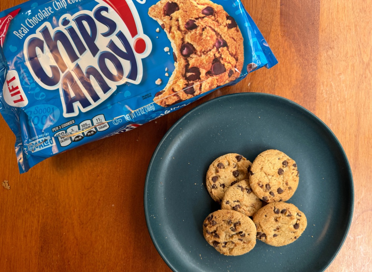 I Tried 9 Store-Bought Chocolate Chip Cookies & One Prevailed