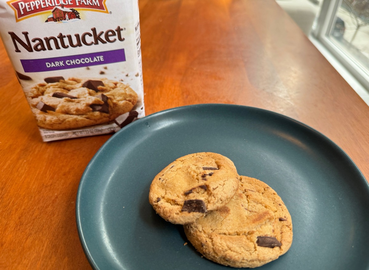 I Tried 9 Store-Bought Chocolate Chip Cookies & One Prevailed