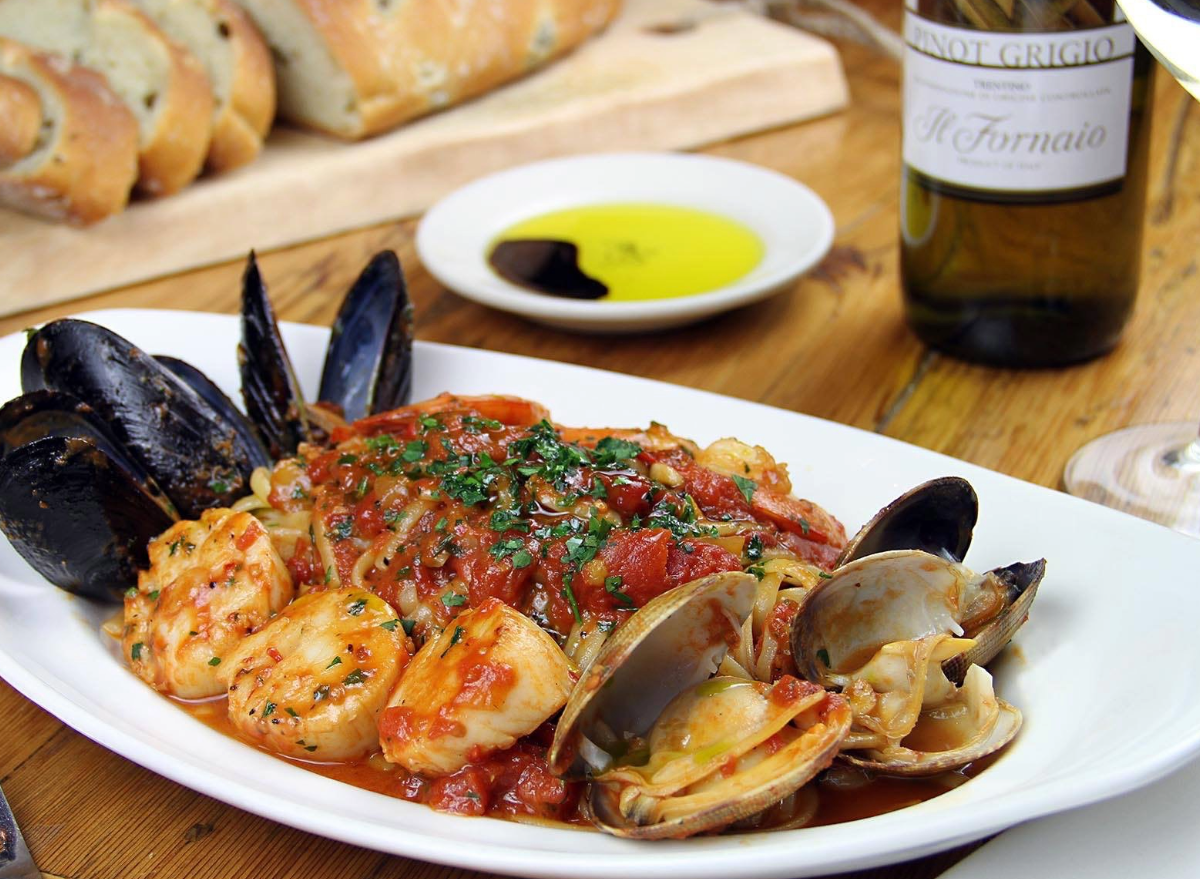 9 Restaurant Chains That Serve the Best Mussels