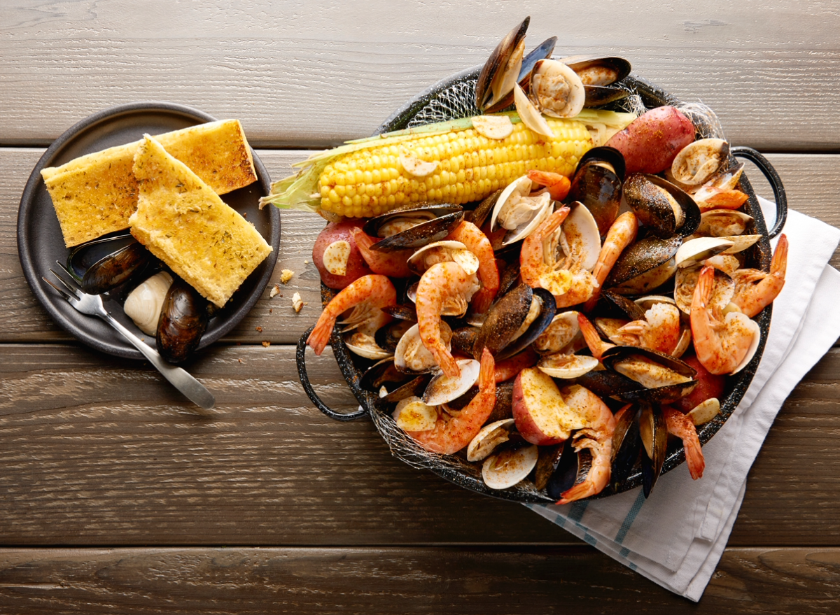 9 Restaurant Chains That Serve the Best Mussels