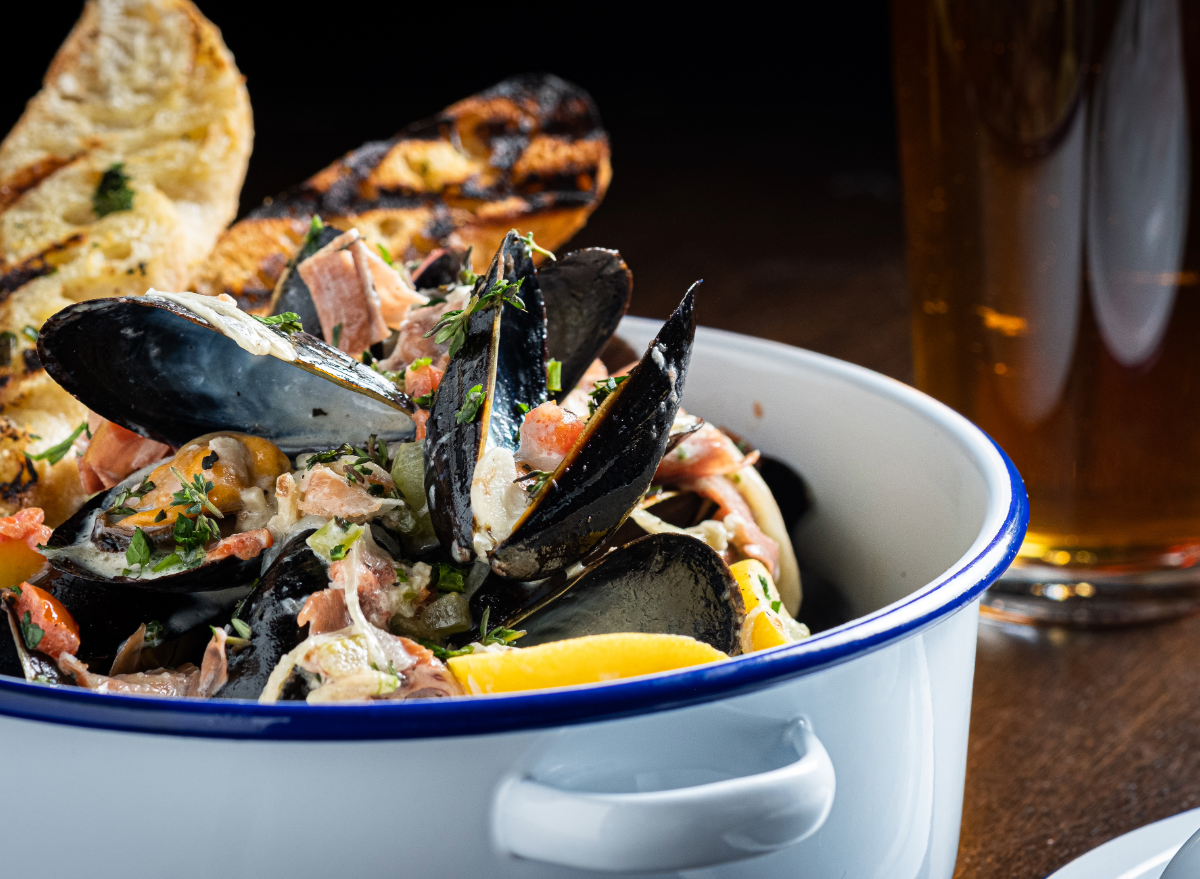 9 Restaurant Chains That Serve the Best Mussels