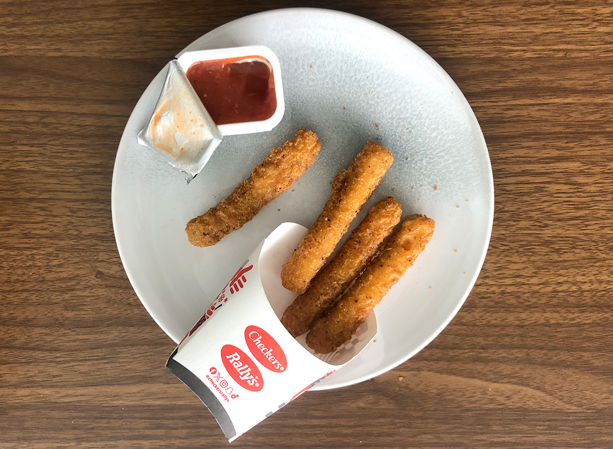 6 Fast-Food Mozzarella Sticks, Tasted & Ranked for 2024