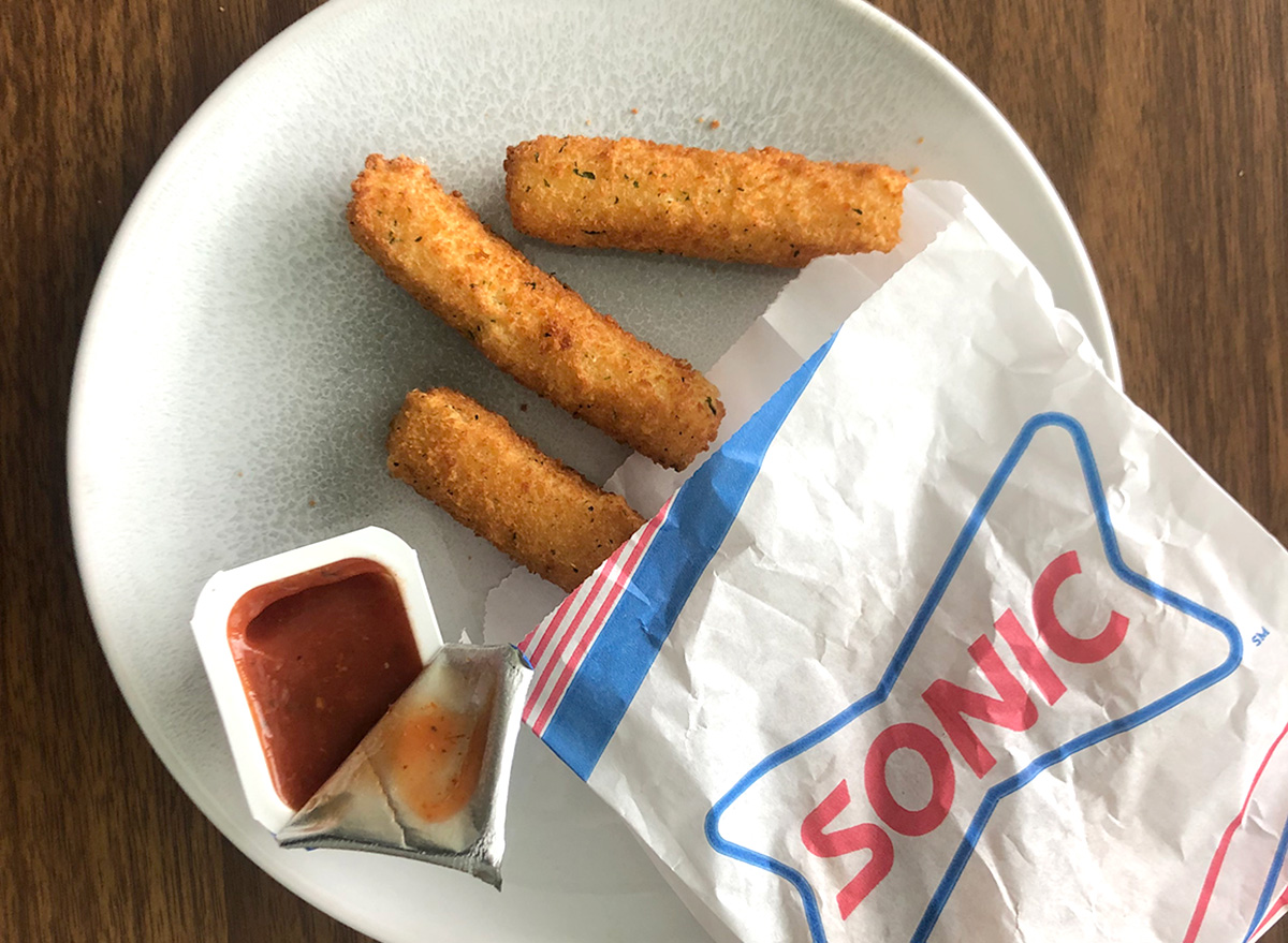 6 Fast-Food Mozzarella Sticks, Tasted & Ranked for 2024