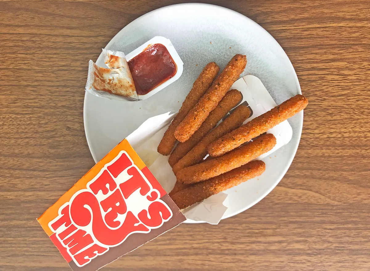 6 Fast-Food Mozzarella Sticks, Tasted & Ranked for 2024