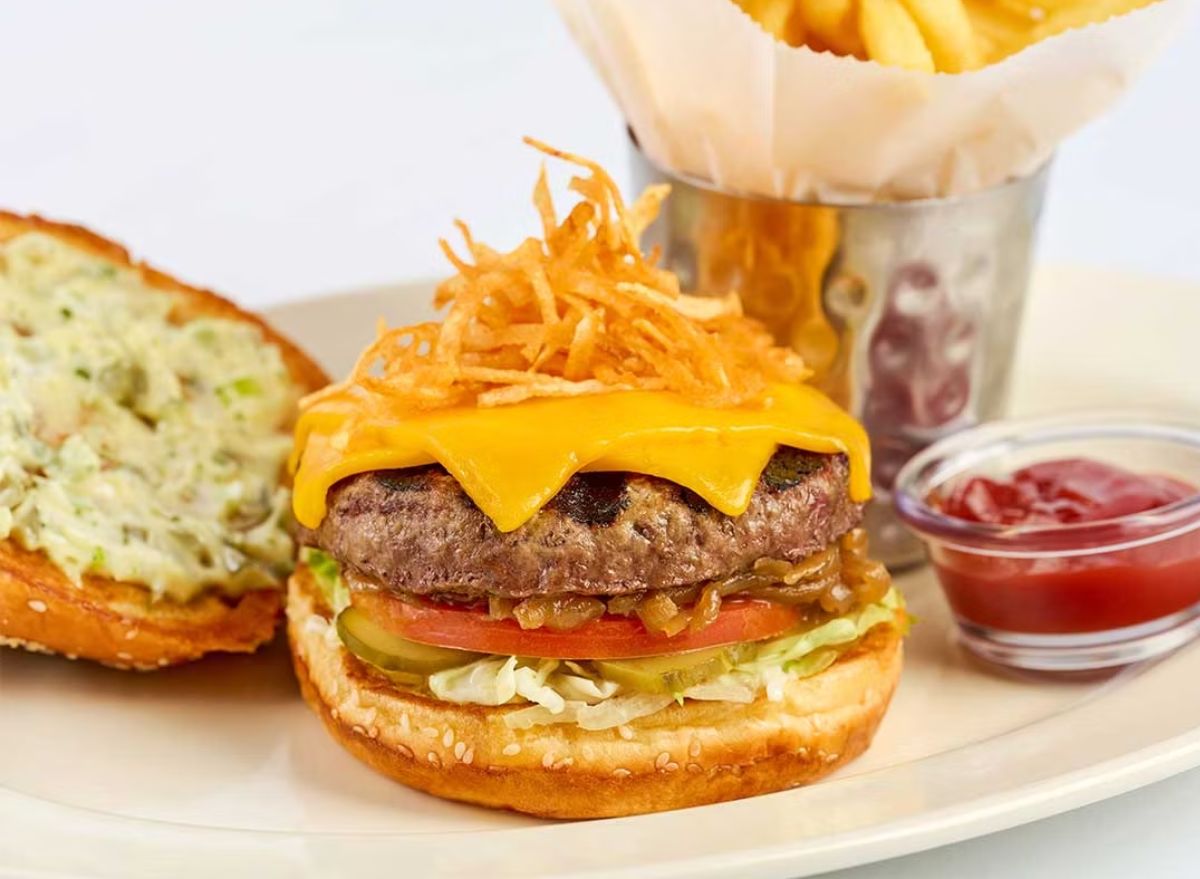25 Unhealthiest Restaurant Cheeseburgers of All Time