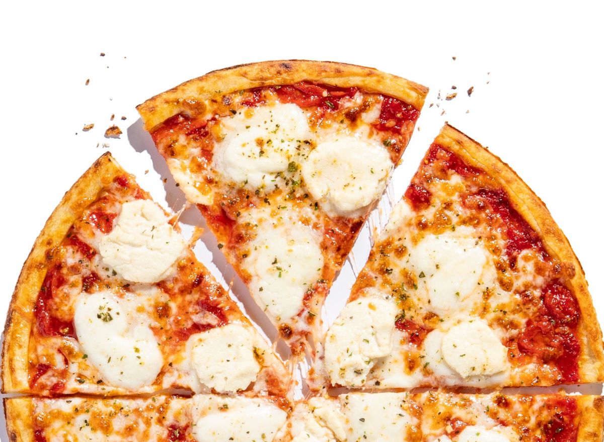 Blaze Pizza Menu: The Best and Worst Foods