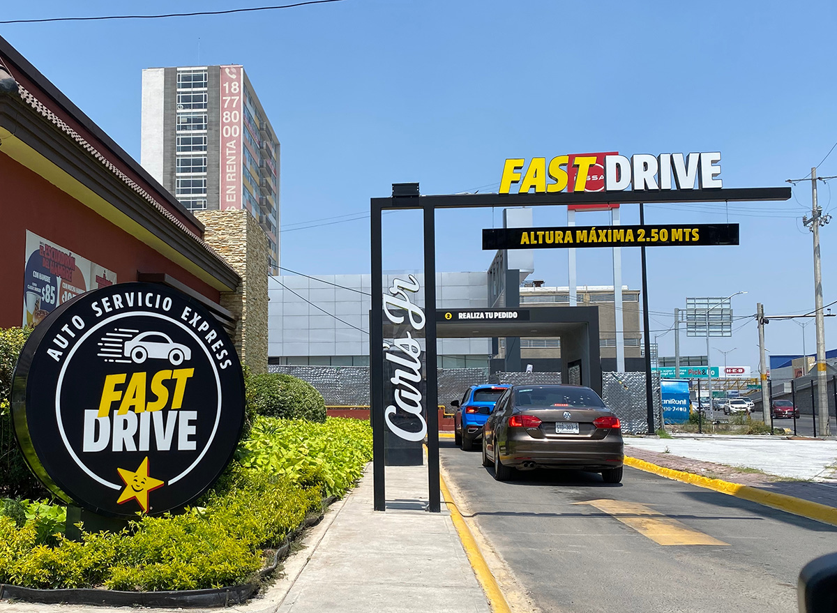 7 Fast-Food Chains With the Best Drive-Thru Experience In 2024