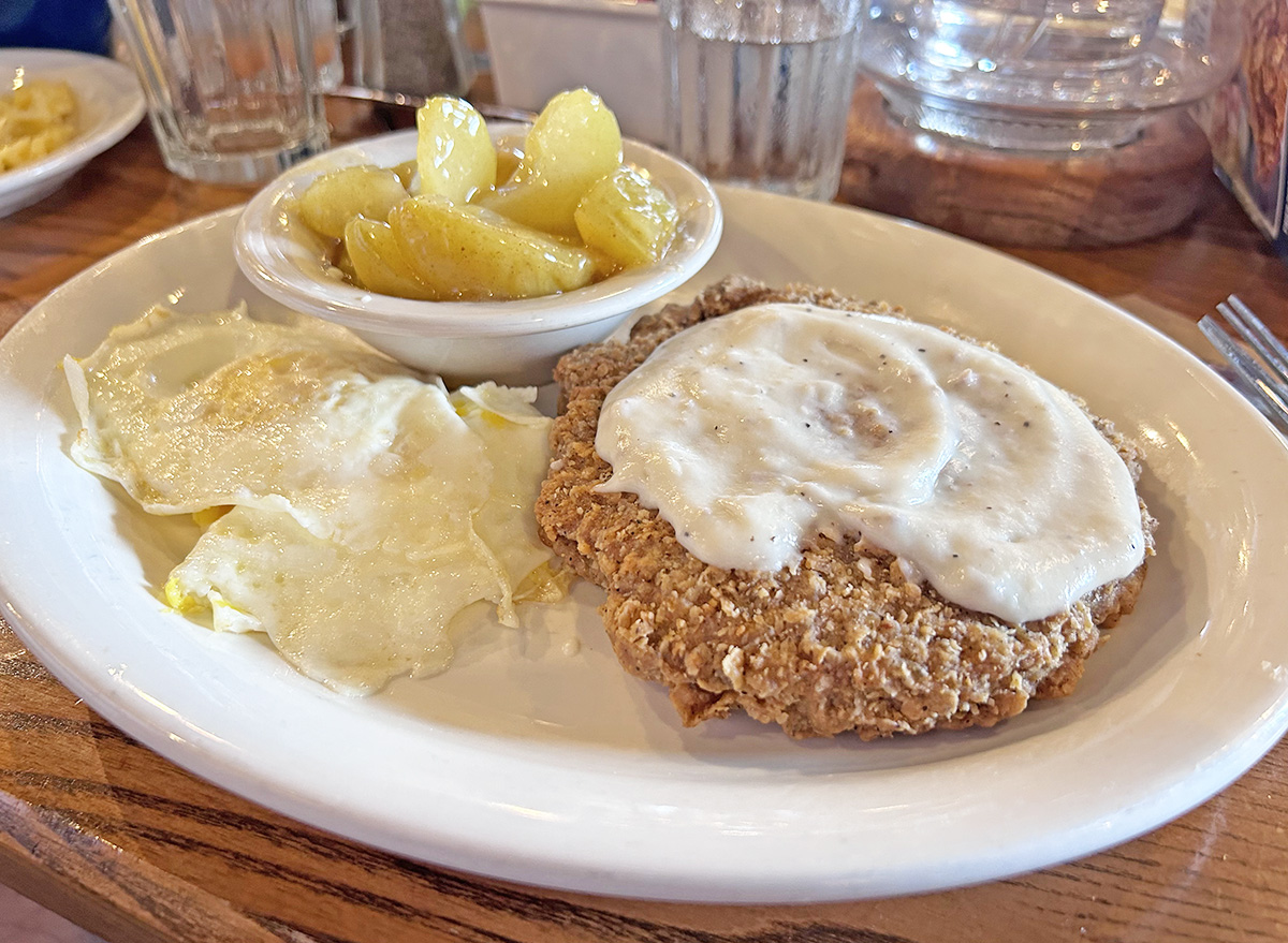 9 Classic Cracker Barrel Breakfasts, Tasted & Ranked for 2024