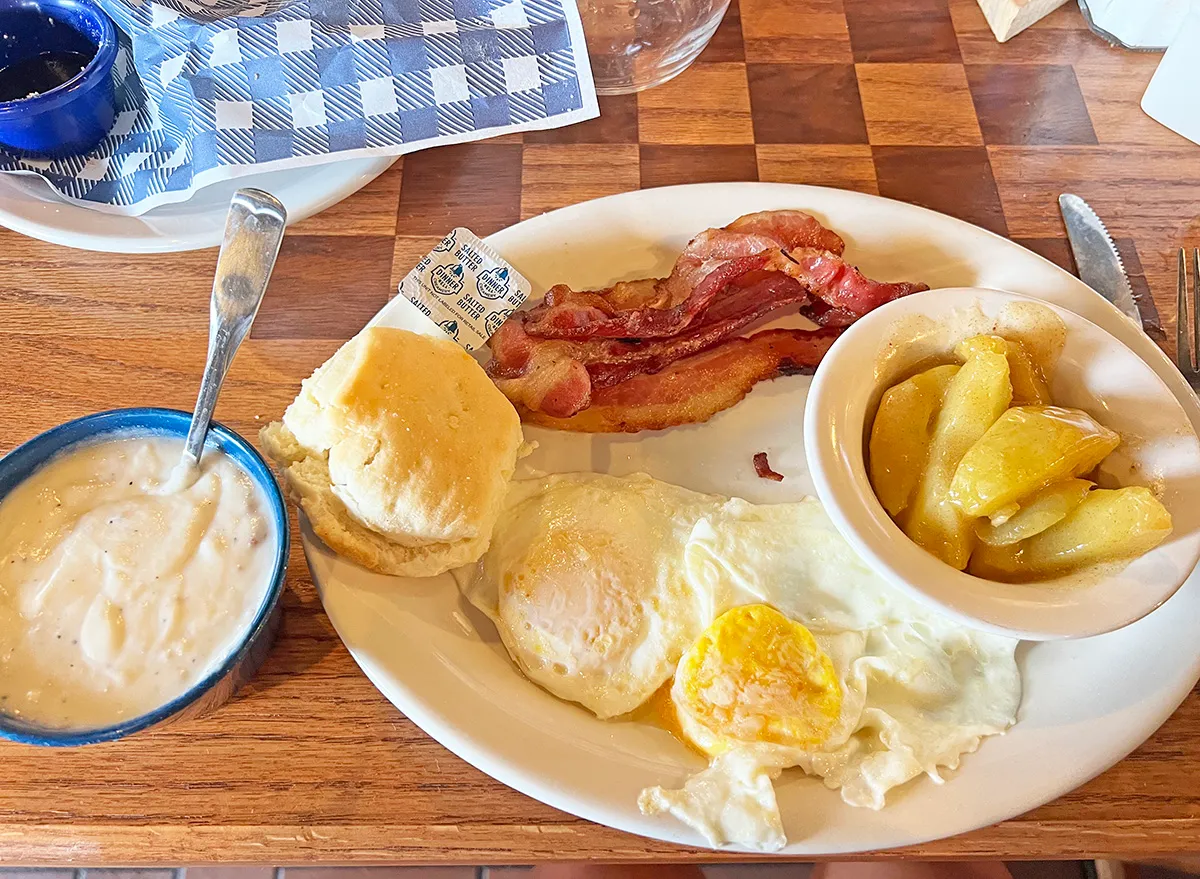 9 Classic Cracker Barrel Breakfasts, Tasted & Ranked for 2024